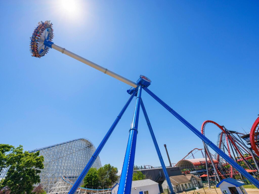 Six Flags Great America Opens Giga Discovery Ride by Zamperla - Coaster ...